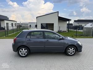 Pelēks Toyota Corolla 2006 Kauņa, ar dzinēja tilpumu 2.00 L un nobraukumu 178 tūkst. km par 2000 €, foto 4 vietnē AUTOMOTO.COM.LV