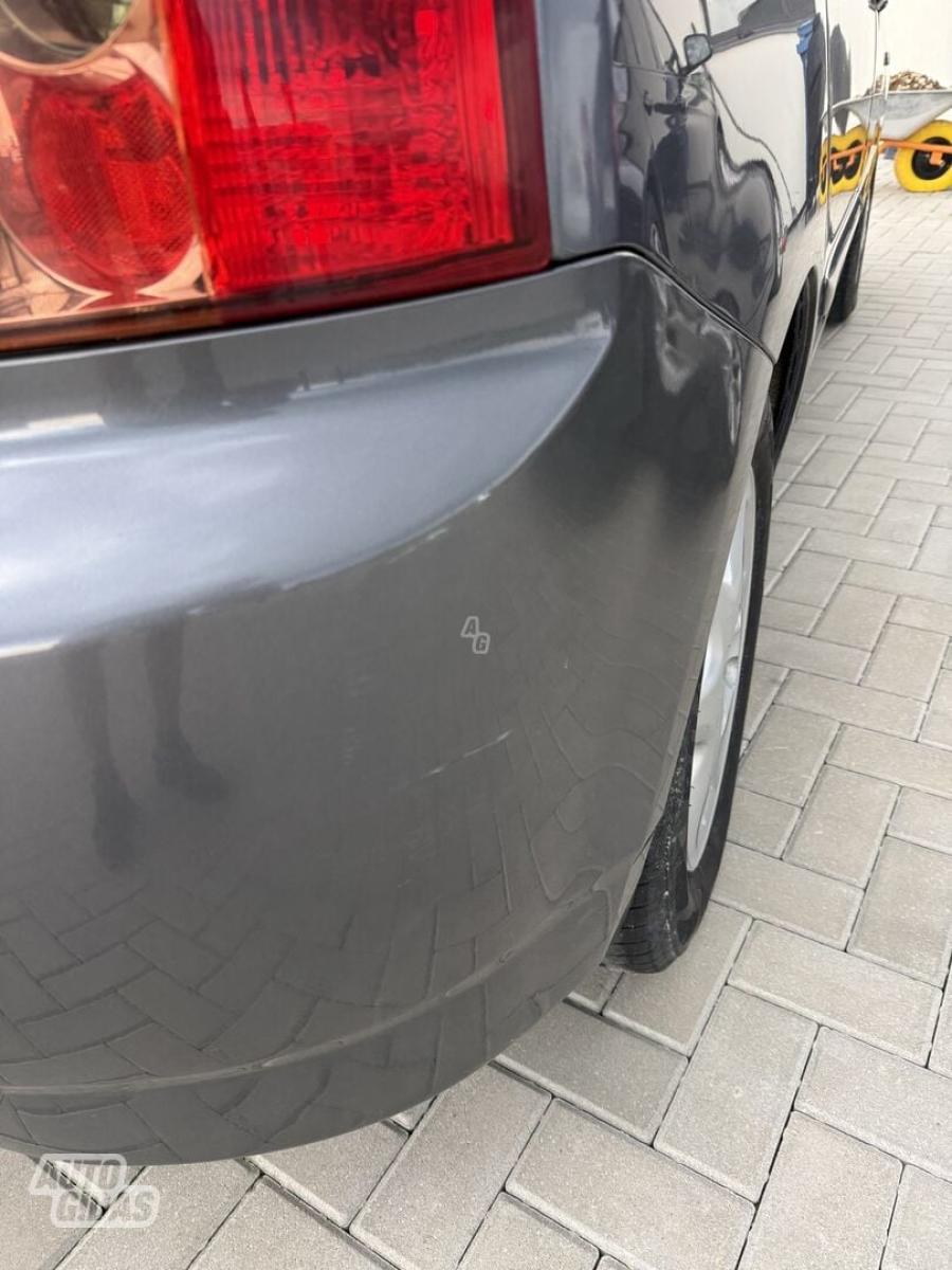 Pelēks Toyota Corolla 2006 Kauņa, ar dzinēja tilpumu 2.00 L un nobraukumu 178 tūkst. km par 2000 €, foto 12 vietnē AUTOMOTO.COM.LV