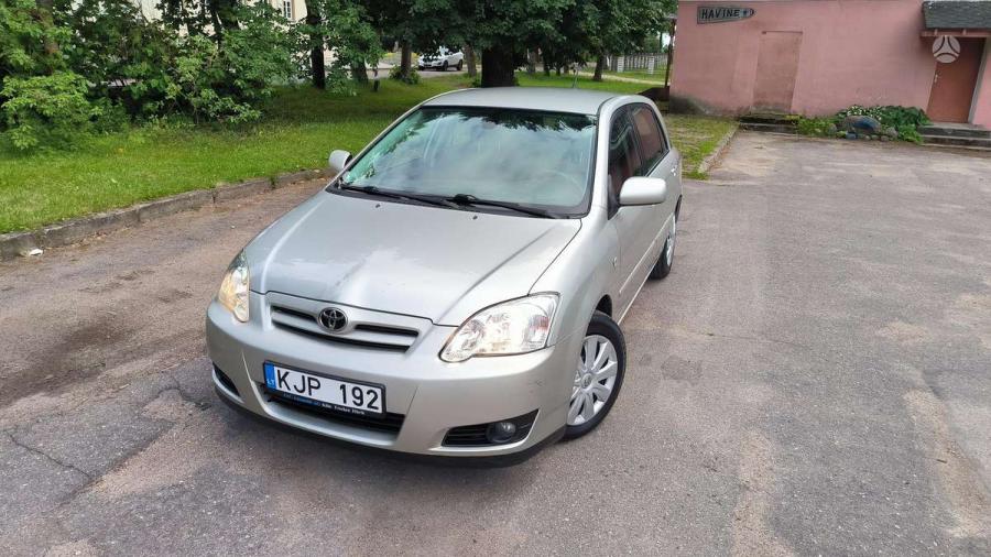 Grey Toyota Corolla 2006 in Vilnius, with an engine capacity of 2.00 L and mileage of 250 thousand km for 1900 €, photo 1 on AUTOMOTO.COM.LV