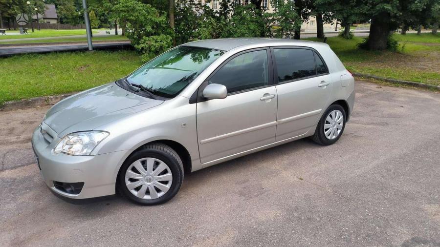 Grey Toyota Corolla 2006 in Vilnius, with an engine capacity of 2.00 L and mileage of 250 thousand km for 1900 €, photo 5 on AUTOMOTO.COM.LV