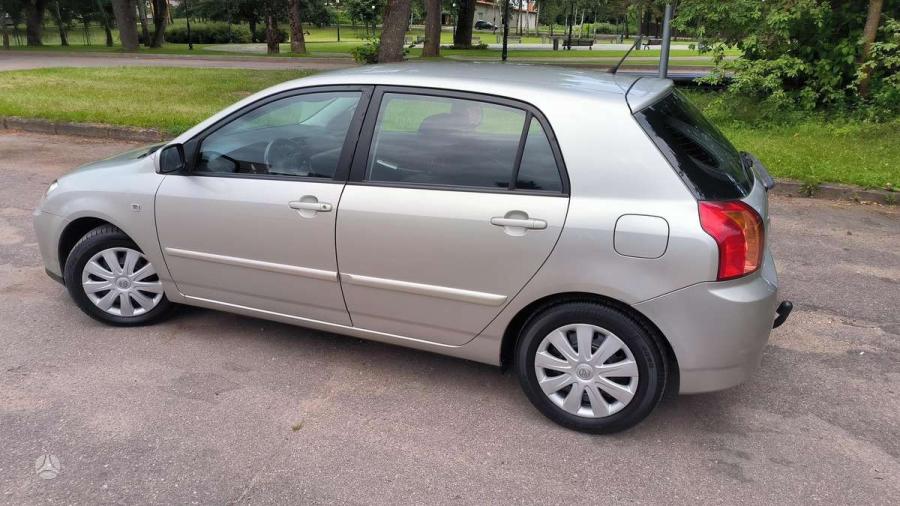 Grey Toyota Corolla 2006 in Vilnius, with an engine capacity of 2.00 L and mileage of 250 thousand km for 1900 €, photo 6 on AUTOMOTO.COM.LV