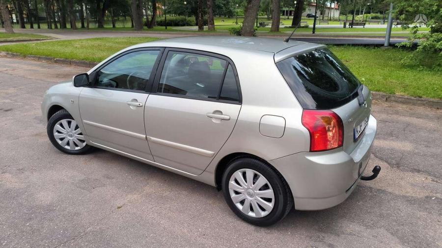 Grey Toyota Corolla 2006 in Vilnius, with an engine capacity of 2.00 L and mileage of 250 thousand km for 1900 €, photo 7 on AUTOMOTO.COM.LV