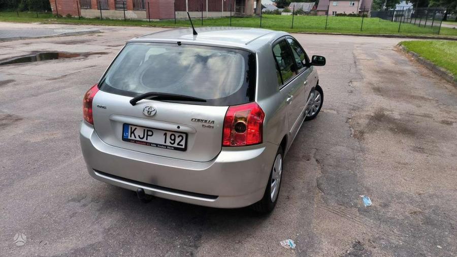 Grey Toyota Corolla 2006 in Vilnius, with an engine capacity of 2.00 L and mileage of 250 thousand km for 1900 €, photo 11 on AUTOMOTO.COM.LV