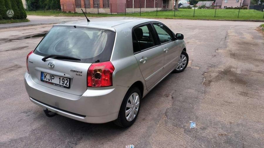 Grey Toyota Corolla 2006 in Vilnius, with an engine capacity of 2.00 L and mileage of 250 thousand km for 1900 €, photo 12 on AUTOMOTO.COM.LV