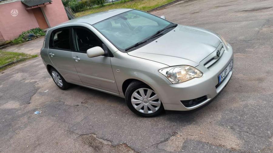 Grey Toyota Corolla 2006 in Vilnius, with an engine capacity of 2.00 L and mileage of 250 thousand km for 1900 €, photo 16 on AUTOMOTO.COM.LV