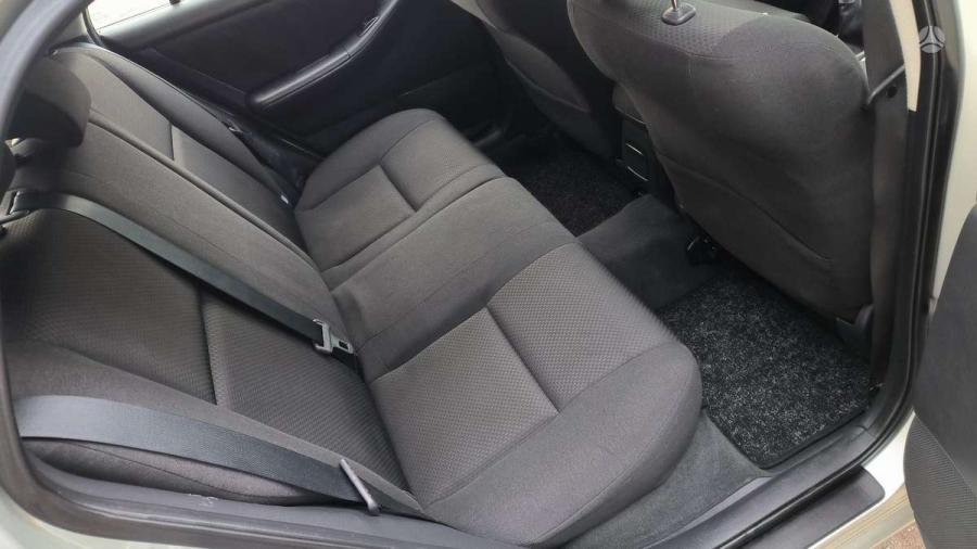 Grey Toyota Corolla 2006 in Vilnius, with an engine capacity of 2.00 L and mileage of 250 thousand km for 1900 €, photo 37 on AUTOMOTO.COM.LV