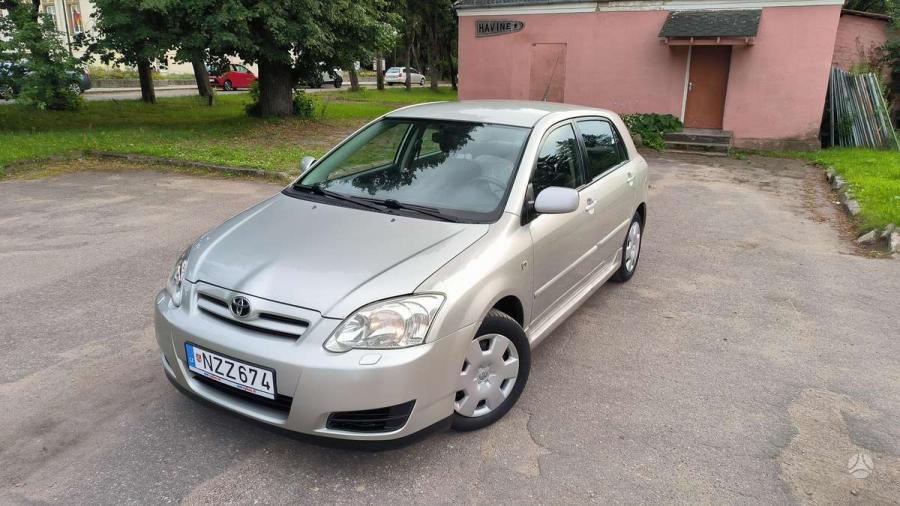 Grey Toyota Corolla 2006 in Vilnius, with an engine capacity of 1.40 L and mileage of 215 thousand km for 1700 €, photo 3 on AUTOMOTO.COM.LV