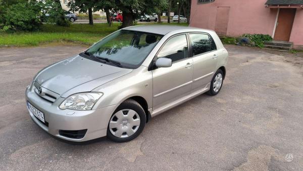 Pelēks Toyota Corolla 2006 Viļņa, ar dzinēja tilpumu 1.40 L un nobraukumu 215 tūkst. km par 1700 €, foto 3 vietnē AUTOMOTO.COM.LV