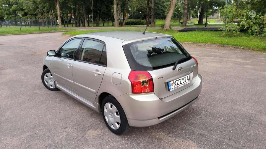 Grey Toyota Corolla 2006 in Vilnius, with an engine capacity of 1.40 L and mileage of 215 thousand km for 1700 €, photo 5 on AUTOMOTO.COM.LV