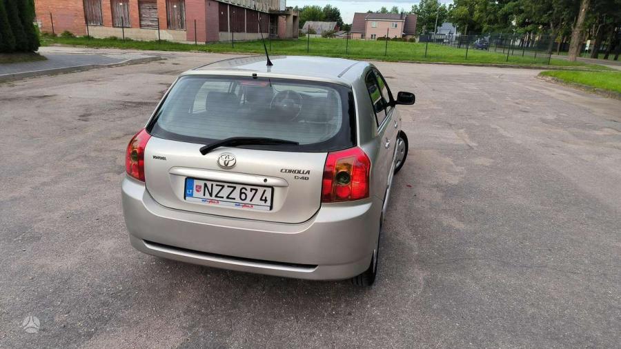 Grey Toyota Corolla 2006 in Vilnius, with an engine capacity of 1.40 L and mileage of 215 thousand km for 1700 €, photo 8 on AUTOMOTO.COM.LV