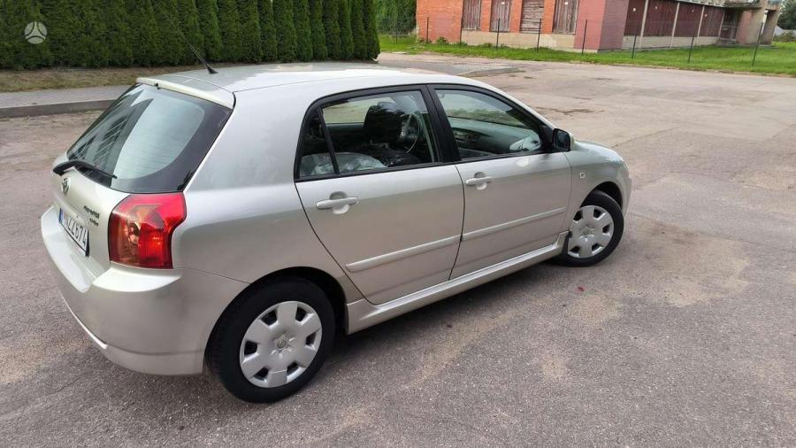 Grey Toyota Corolla 2006 in Vilnius, with an engine capacity of 1.40 L and mileage of 215 thousand km for 1700 €, photo 11 on AUTOMOTO.COM.LV
