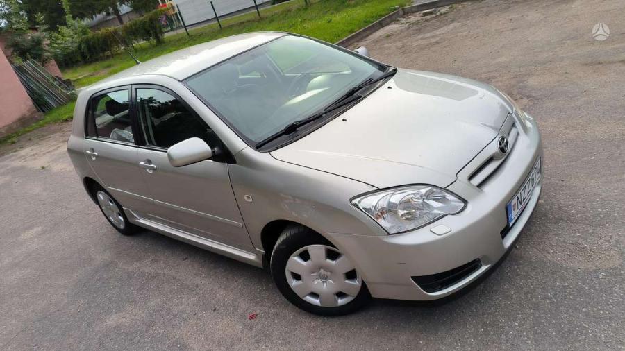 Grey Toyota Corolla 2006 in Vilnius, with an engine capacity of 1.40 L and mileage of 215 thousand km for 1700 €, photo 12 on AUTOMOTO.COM.LV
