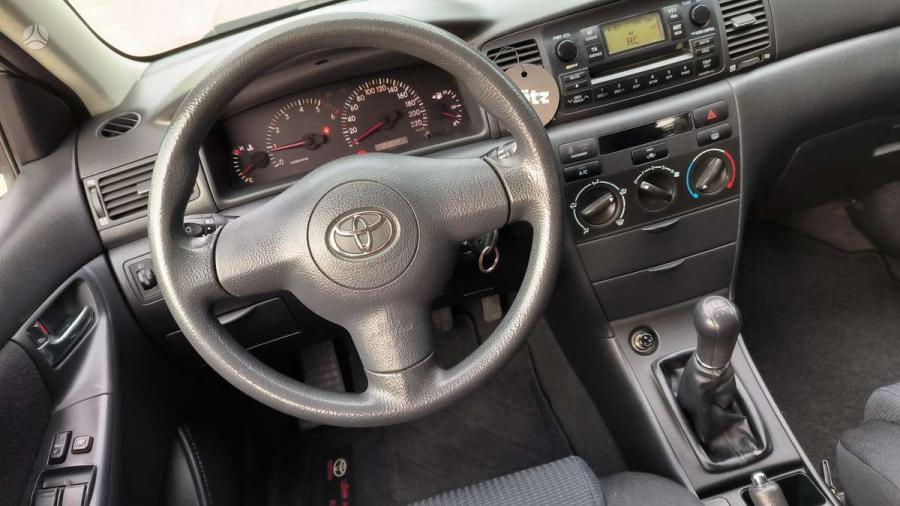 Grey Toyota Corolla 2006 in Vilnius, with an engine capacity of 1.40 L and mileage of 215 thousand km for 1700 €, photo 18 on AUTOMOTO.COM.LV