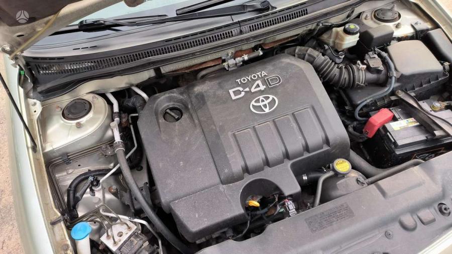 Grey Toyota Corolla 2006 in Vilnius, with an engine capacity of 1.40 L and mileage of 215 thousand km for 1700 €, photo 37 on AUTOMOTO.COM.LV