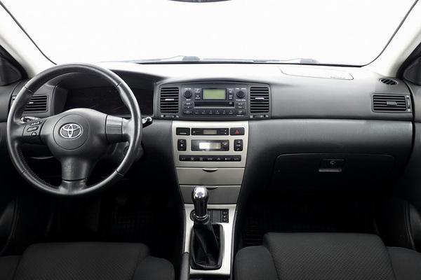 Pelēks Toyota Corolla 2006 Tallina, ar dzinēja tilpumu 1.60 L un nobraukumu 139 tūkst. km par 2599 €, foto 5 vietnē AUTOMOTO.COM.LV