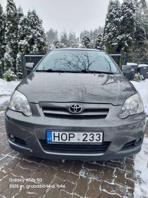 Pelēks Toyota Corolla 2007 Viļņa, ar dzinēja tilpumu 2.00 L un nobraukumu 232 tūkst. km par 1500 €, foto 4 vietnē AUTOMOTO.COM.LV