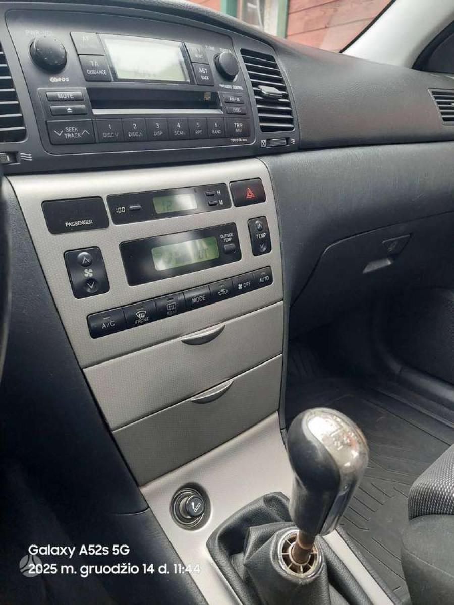 Pelēks Toyota Corolla 2007 Viļņa, ar dzinēja tilpumu 2.00 L un nobraukumu 232 tūkst. km par 1500 €, foto 7 vietnē AUTOMOTO.COM.LV