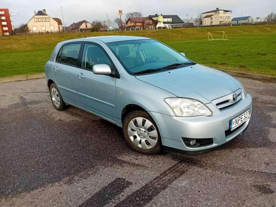 Grey Toyota Corolla 2007 in Jurbarkas, with an engine capacity of 1.36 L and mileage of 249 thousand km for 1800 €, photo 8 on AUTOMOTO.COM.LV