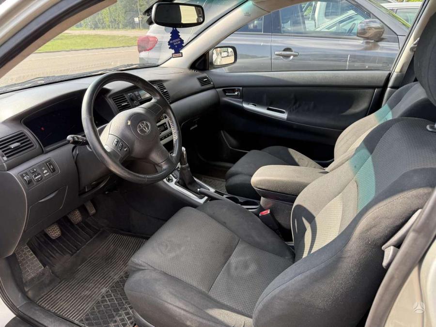 Grey Toyota Corolla 2007 in Vilnius, with an engine capacity of 1.60 L and mileage of 145 thousand km for 1900 €, photo 9 on AUTOMOTO.COM.LV