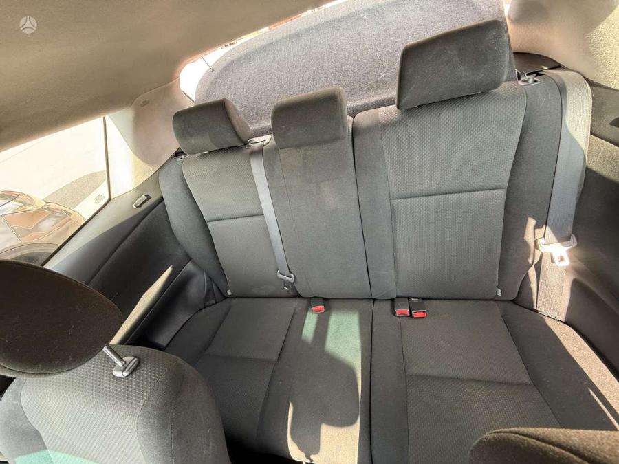 Grey Toyota Corolla 2007 in Vilnius, with an engine capacity of 1.60 L and mileage of 145 thousand km for 1900 €, photo 11 on AUTOMOTO.COM.LV