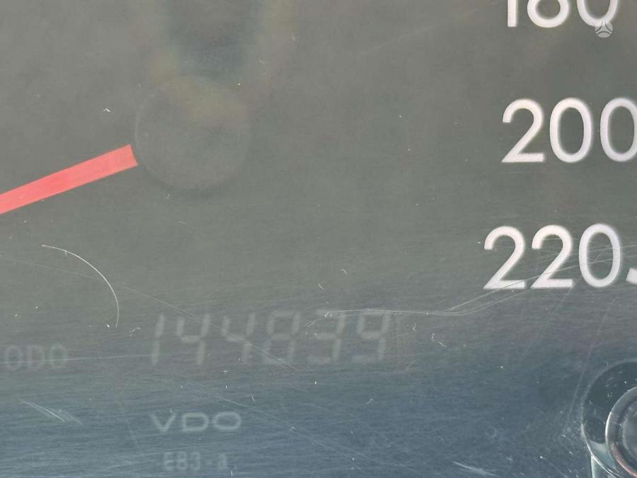 Grey Toyota Corolla 2007 in Vilnius, with an engine capacity of 1.60 L and mileage of 145 thousand km for 1900 €, photo 13 on AUTOMOTO.COM.LV