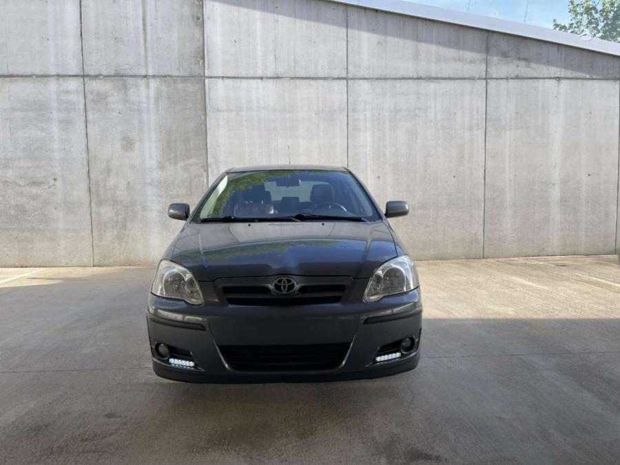 Pelēks Toyota Corolla 2007 Viļņa, ar dzinēja tilpumu 2.00 L un nobraukumu 253 tūkst. km par 2900 €, foto 3 vietnē AUTOMOTO.COM.LV