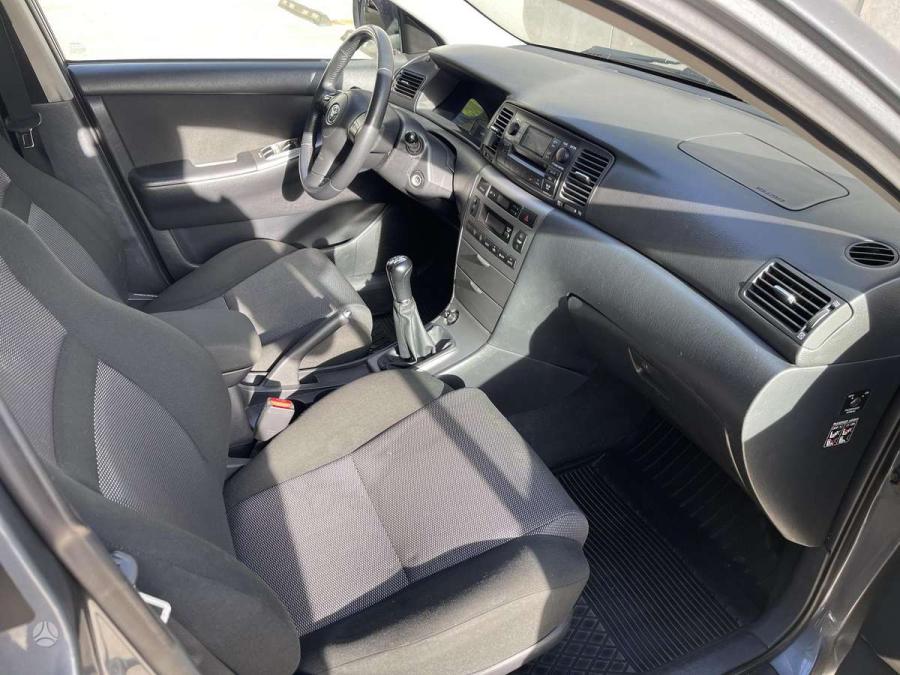 Pelēks Toyota Corolla 2007 Viļņa, ar dzinēja tilpumu 2.00 L un nobraukumu 253 tūkst. km par 2900 €, foto 8 vietnē AUTOMOTO.COM.LV