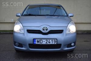 Pelēks Toyota Corolla 2008 Talsi, ar dzinēja tilpumu 2.20 L un nobraukumu 328 tūkst. km par 2400 €, foto 3 vietnē AUTOMOTO.COM.LV