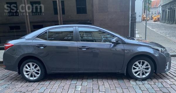 Grey Toyota Corolla 2014 in Riga, with an engine capacity of 1.60 L and mileage of 137 thousand km for 6500 €, photo 1 on AUTOMOTO.COM.LV
