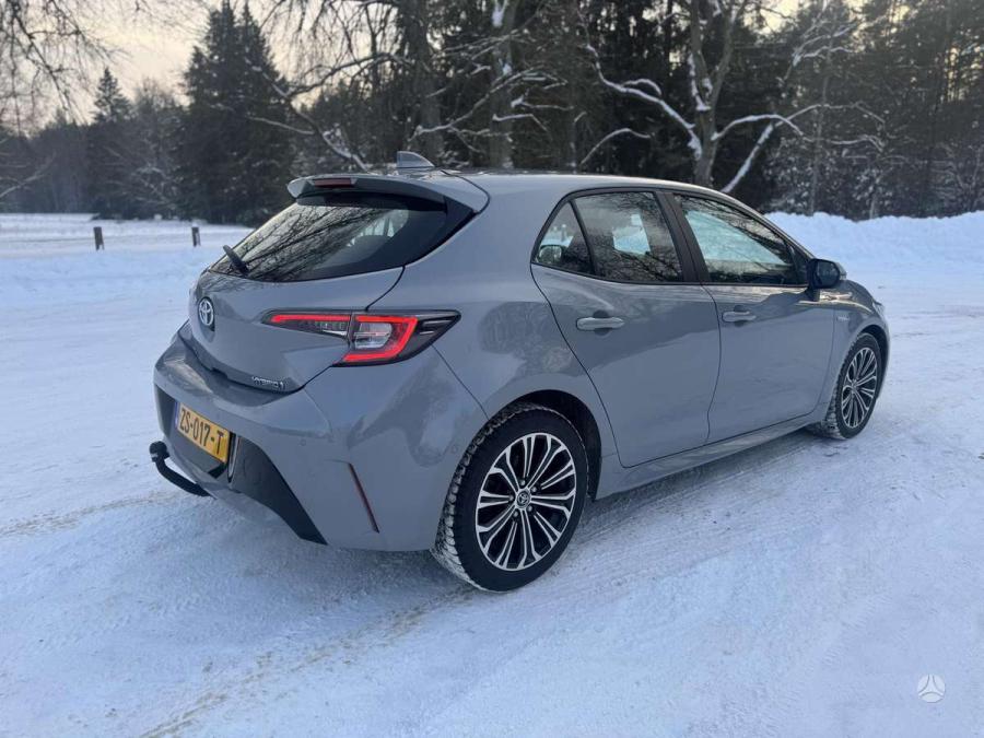 Grey Toyota Corolla 2019 in Anyksciai, with an engine capacity of 1.80 L and mileage of 91 thousand km for 16099 €, photo 4 on AUTOMOTO.COM.LV
