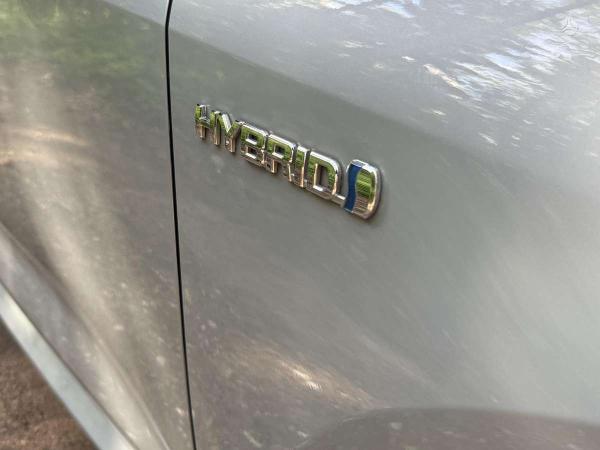 Grey Toyota Corolla 2019 in Taurage, with an engine capacity of 1.80 L and mileage of 186 thousand km for 12900 €, photo 3 on AUTOMOTO.COM.LV