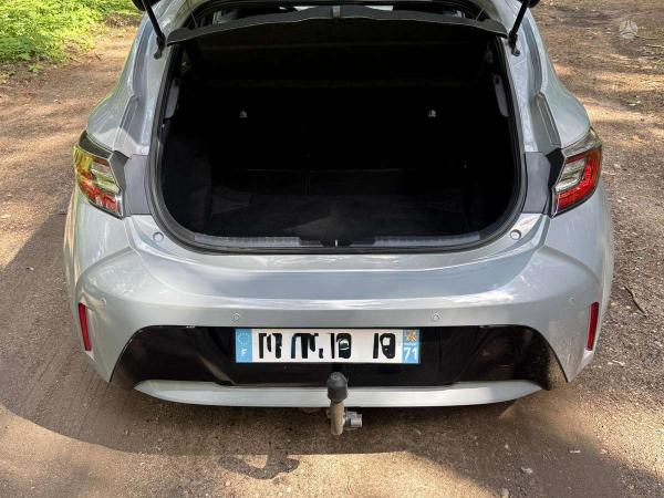 Grey Toyota Corolla 2019 in Taurage, with an engine capacity of 1.80 L and mileage of 186 thousand km for 12900 €, photo 9 on AUTOMOTO.COM.LV