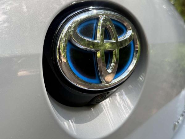 Grey Toyota Corolla 2019 in Taurage, with an engine capacity of 1.80 L and mileage of 186 thousand km for 12900 €, photo 10 on AUTOMOTO.COM.LV
