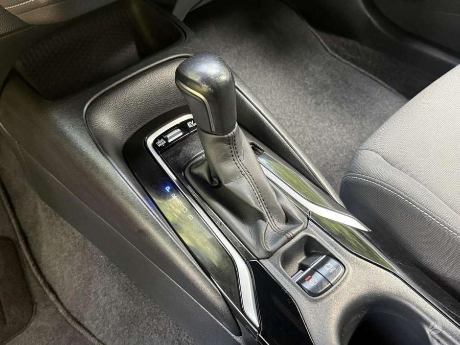 Pelēks Toyota Corolla 2019 Tauragė, ar dzinēja tilpumu 1.80 L un nobraukumu 186 tūkst. km par 12900 €, foto 21 vietnē AUTOMOTO.COM.LV