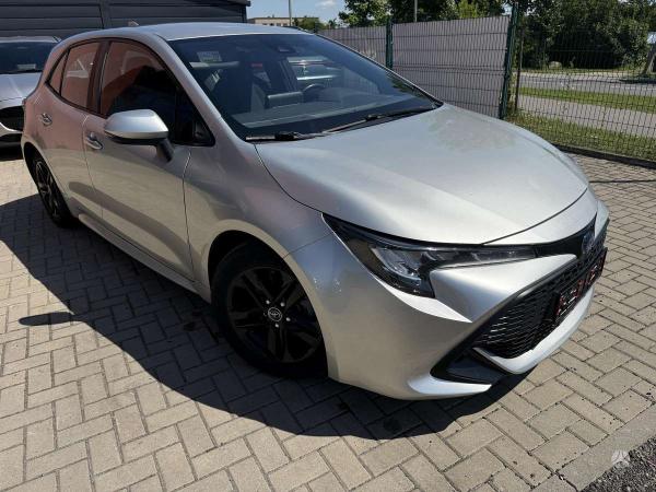 Pelēks Toyota Corolla 2019 Panevēža, ar dzinēja tilpumu 1.80 L un nobraukumu 35 tūkst. km par 15500 €, foto 2 vietnē AUTOMOTO.COM.LV