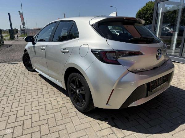 Pelēks Toyota Corolla 2019 Panevēža, ar dzinēja tilpumu 1.80 L un nobraukumu 35 tūkst. km par 15500 €, foto 4 vietnē AUTOMOTO.COM.LV