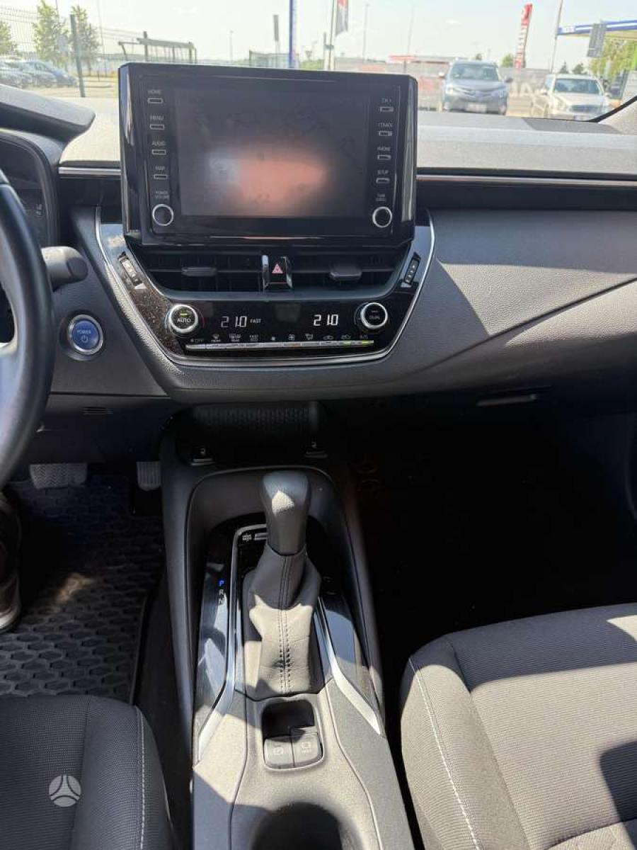 Pelēks Toyota Corolla 2019 Panevēža, ar dzinēja tilpumu 1.80 L un nobraukumu 35 tūkst. km par 15500 €, foto 9 vietnē AUTOMOTO.COM.LV