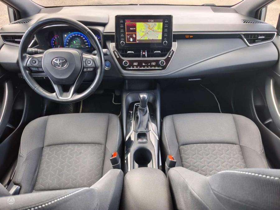 Grey Toyota Corolla 2019 in Siauliai, with an engine capacity of 1.80 L and mileage of 78 thousand km for 16200 €, photo 10 on AUTOMOTO.COM.LV