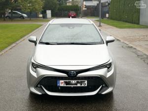 Grey Toyota Corolla 2019 in Vilnius, with an engine capacity of 2.00 L and mileage of 66 thousand km for 15500 €, photo  on AUTOMOTO.COM.LV