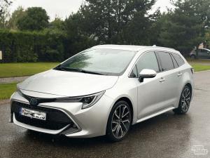 Grey Toyota Corolla 2019 in Vilnius, with an engine capacity of 2.00 L and mileage of 66 thousand km for 15500 €, photo 3 on AUTOMOTO.COM.LV