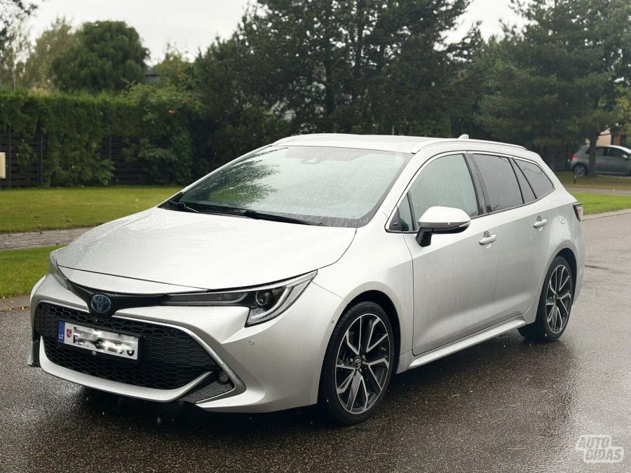 Grey Toyota Corolla 2019 in Vilnius, with an engine capacity of 2.00 L and mileage of 66 thousand km for 15500 €, photo 3 on AUTOMOTO.COM.LV