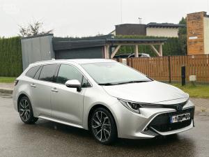 Grey Toyota Corolla 2019 in Vilnius, with an engine capacity of 2.00 L and mileage of 66 thousand km for 15500 €, photo 4 on AUTOMOTO.COM.LV