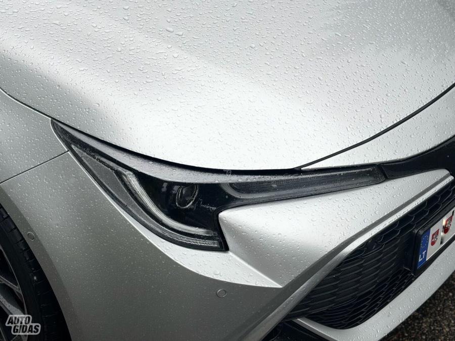 Grey Toyota Corolla 2019 in Vilnius, with an engine capacity of 2.00 L and mileage of 66 thousand km for 15500 €, photo 5 on AUTOMOTO.COM.LV