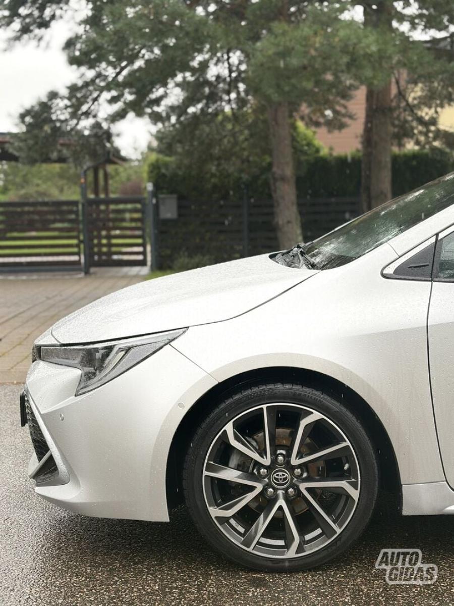 Grey Toyota Corolla 2019 in Vilnius, with an engine capacity of 2.00 L and mileage of 66 thousand km for 15500 €, photo 7 on AUTOMOTO.COM.LV