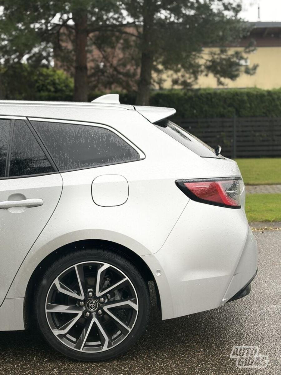 Grey Toyota Corolla 2019 in Vilnius, with an engine capacity of 2.00 L and mileage of 66 thousand km for 15500 €, photo 8 on AUTOMOTO.COM.LV