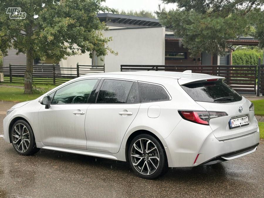 Grey Toyota Corolla 2019 in Vilnius, with an engine capacity of 2.00 L and mileage of 66 thousand km for 15500 €, photo 9 on AUTOMOTO.COM.LV