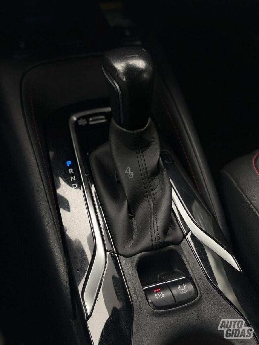 Grey Toyota Corolla 2019 in Vilnius, with an engine capacity of 2.00 L and mileage of 66 thousand km for 15500 €, photo 27 on AUTOMOTO.COM.LV