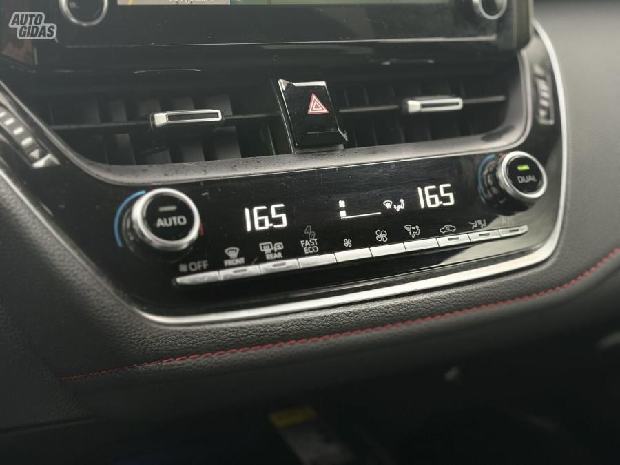Grey Toyota Corolla 2019 in Vilnius, with an engine capacity of 2.00 L and mileage of 66 thousand km for 15500 €, photo 31 on AUTOMOTO.COM.LV