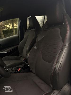 Grey Toyota Corolla 2019 in Vilnius, with an engine capacity of 2.00 L and mileage of 66 thousand km for 15500 €, photo 35 on AUTOMOTO.COM.LV