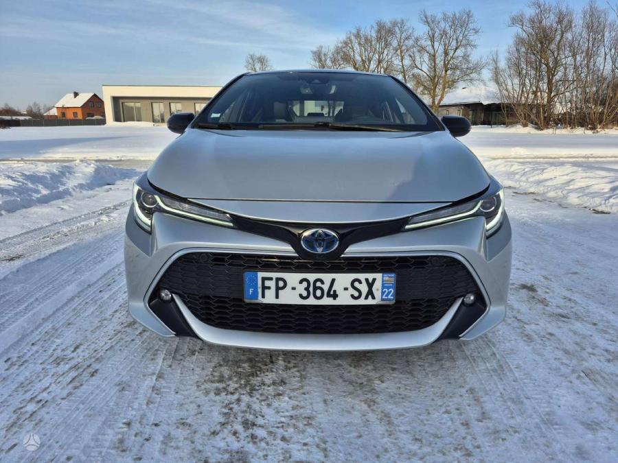 Pelēks Toyota Corolla 2020 Panevēža, ar dzinēja tilpumu 1.99 L un nobraukumu 60 tūkst. km par 17300 €, foto 1 vietnē AUTOMOTO.COM.LV